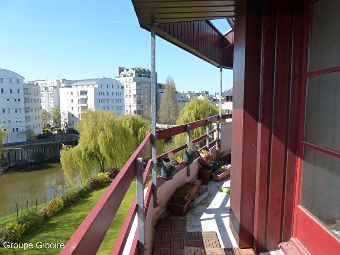 Appartement 2 pièces à louer à Quartiers Centre, Saint-Hélier, Gare