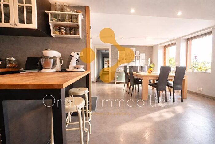 Maison à vendre - Saint-Julien-en-Genevois - 8 pièces - 5 chambres