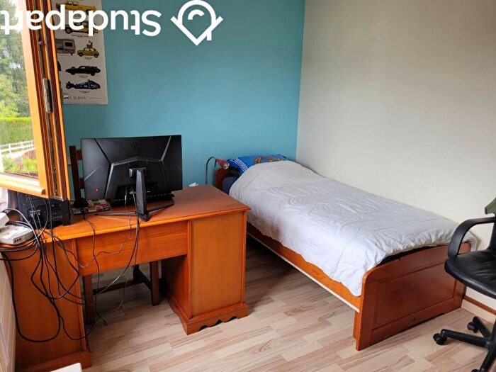 Appartement à louer - Centre Ville, Villebon-sur-Yvette - 1 pièce - 4 chambres