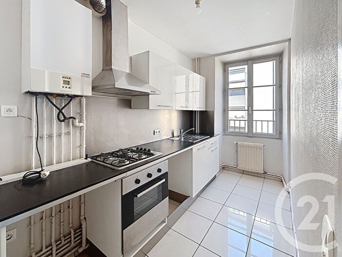 Appartement 3 pièces à Riom, Centre-ville, à louer