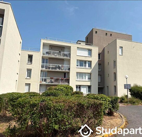 Arpents-Etang-Vignes, Roissy-en-Brie : Appartement 1 pièce à louer