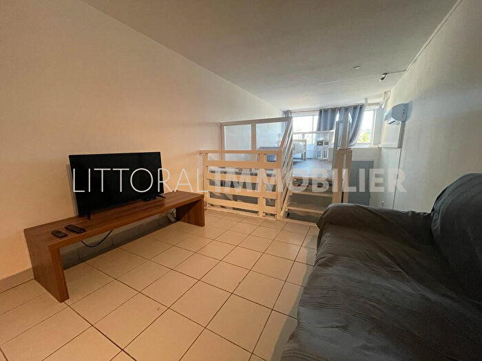 Appartement à louer - Saint-Paul, Saint-Gilles les Bains - 1 pièce - 1 chambre