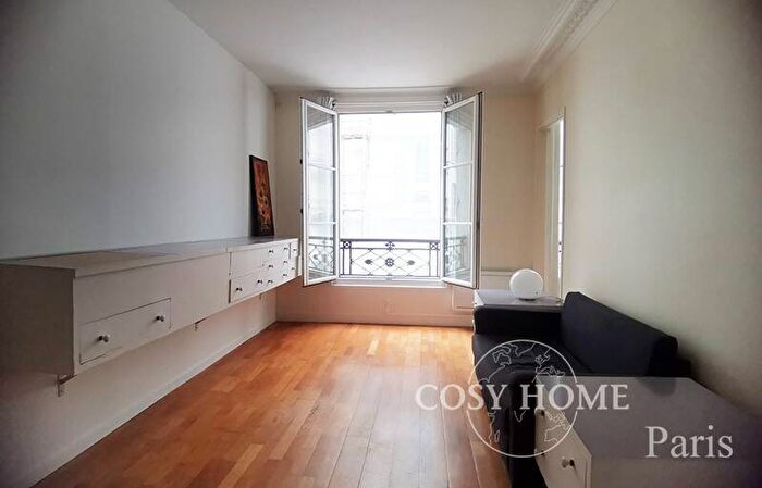 Appartement à louer - Clichy-Trinité, Paris ème arrondissement - 2 pièces - 1 chambre