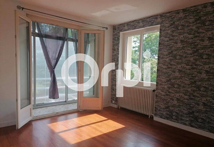 Appartement à louer - La Côte-Saint-André - 4 pièces - 3 chambres