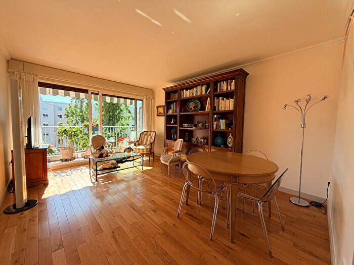 Appartement 3 pièces à vendre à Levallois-Perret, Front de Neuilly