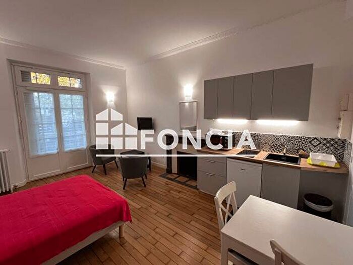 Appartement à louer - Petit Dammarie-Croix Saint Jacques, Dammarie-les-Lys - 1 pièce