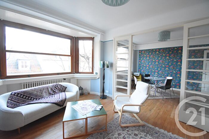 Appartement à louer - Vichy, Thermal - 3 pièces - 2 chambres