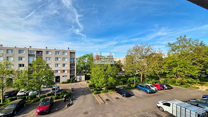 Saint-Cyr-lécole, Epi dOr : Appartement 4 pièces à vendre