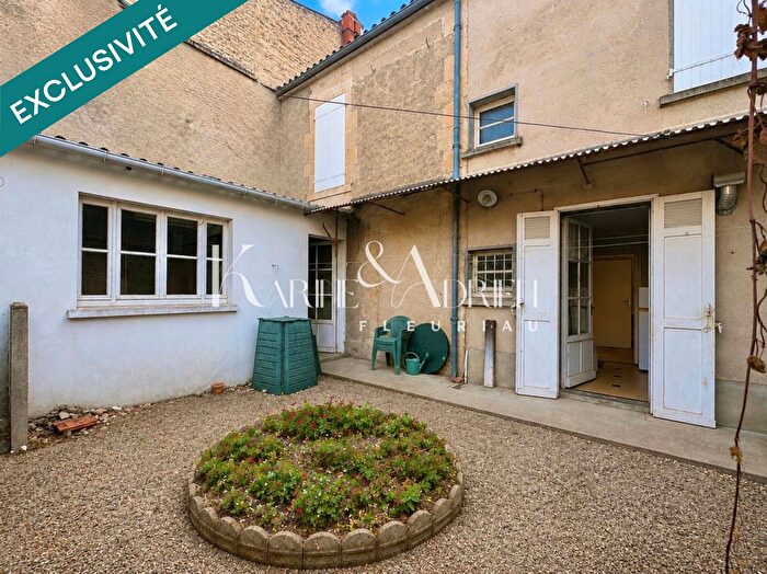 Fontenay-le-Comte, Commerce, Marchoux : Maison 5 pièces à vendre