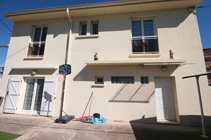 Maison 7 pièces à Saint-Raphaël, Les Arênes, à vendre
