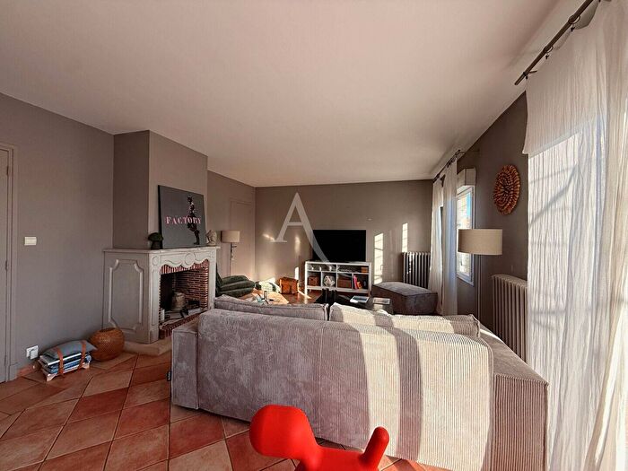 Maison à louer - Capucins-La Barbacane-La Trivalle-Bellevue, Carcassonne - 8 pièces - 5 chambres