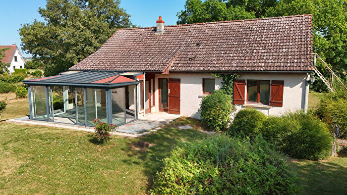 Maison à vendre - Noyant-dAllier - 5 pièces - 4 chambres