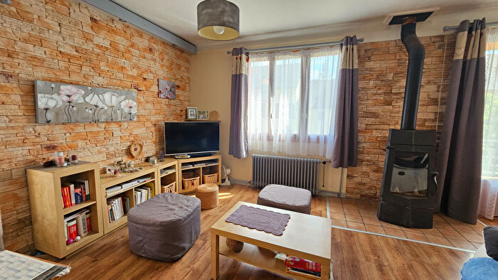 Maison 8 pièces à Saint-Geniez-d'Olt, à vendre
