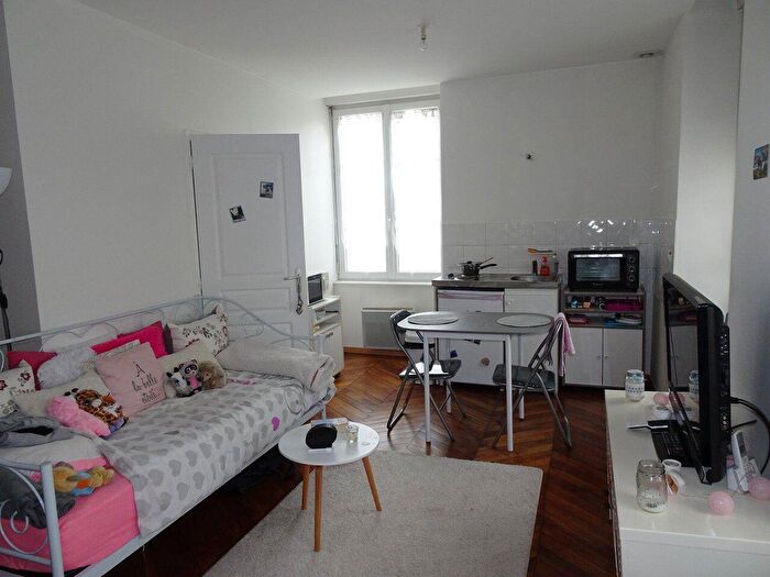 Appartement 1 pièce à Oiselet la Grive, Bourgoin-Jallieu, à louer