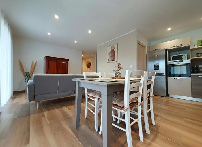 Appartement à vendre - Santa-Lucia-di-Moriani - 3 pièces - 2 chambres