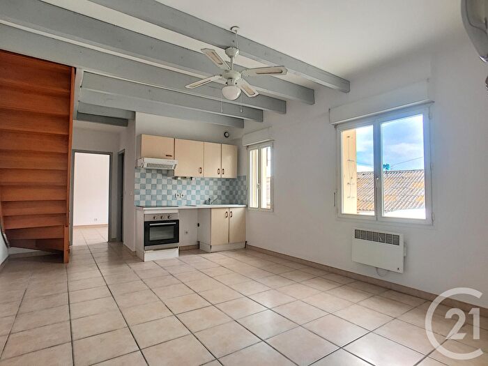 Appartement à louer - Narbonne, Bourg - 2 pièces - 1 chambre
