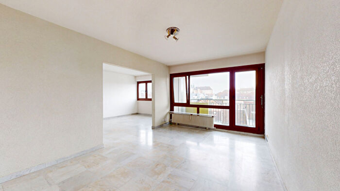 Appartement à louer - Montbéliard, Centre-ville, Prairie, Batteries du Parc, Charmontet - 3 pièces - 2 chambres