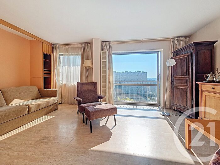 Appartement à vendre - Fresnes, Centre-ville - 5 pièces - 3 chambres