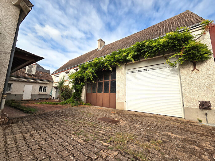 Saint-Laurent-Nouan : Maison 9 pièces à vendre