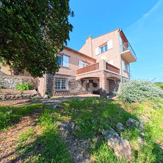 Roquebrune-sur-Argens, Village : Maison 3 pièces à louer
