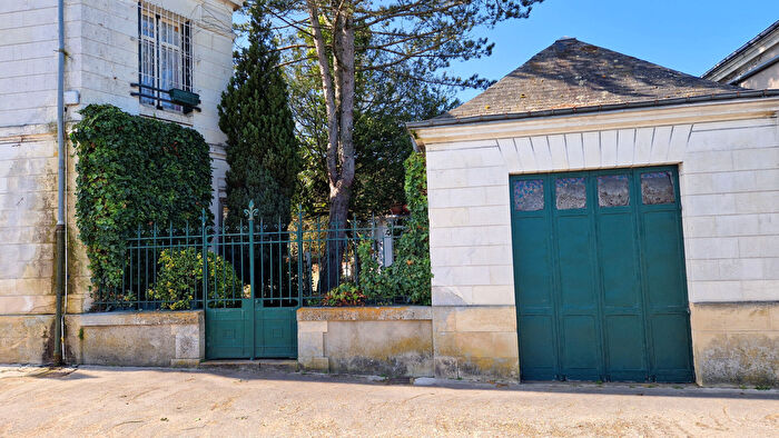 Maison à vendre - Manthelan - 6 pièces - 4 chambres