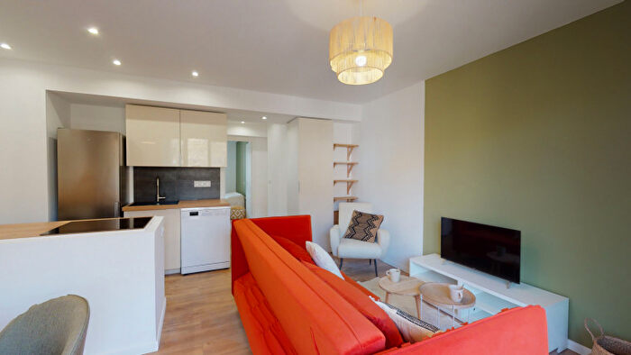 Appartement à louer - Marseille e , Belle de Mai - 5 pièces - 4 chambres