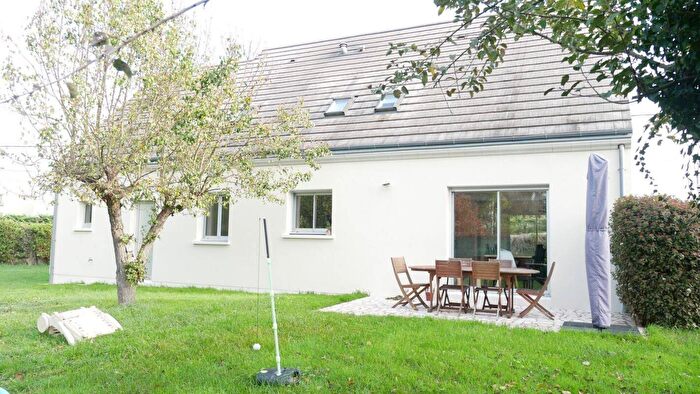 Maison 6 pièces à Zone Eparse, Saint-Denis-en-Val, à louer