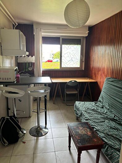 Appartement 1 pièce à Ernest Renan-Chataigneraie, Sèvres, à louer