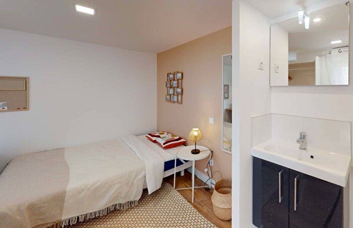 Appartement à louer - Saint Clément-Jardin des Plantes-Grammont, Rouen - 1 pièce