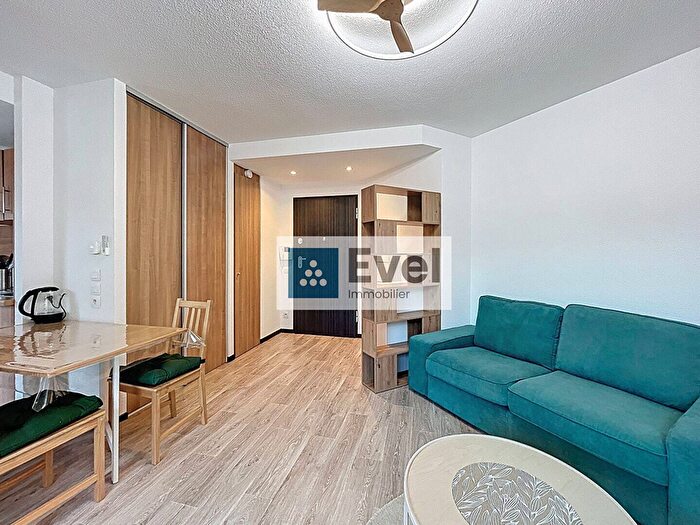 Appartement à louer - Centre Ville-Felsberg, Saint-Avold - 2 pièces - 1 chambre