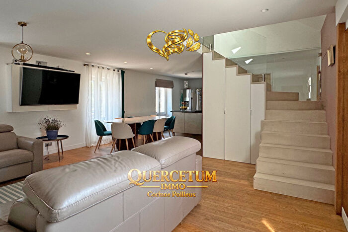 Appartement 5 pièces à Rocquencourt, à vendre