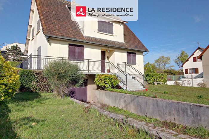 Maison à vendre - Saint-Étienne-du-Rouvray - 6 pièces - 4 chambres