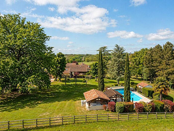 Maison 8 pièces à vendre à Bussac