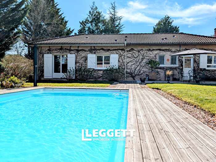 Maison à vendre - Coutras - 6 pièces - 4 chambres