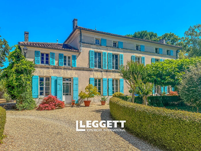 Maison à vendre - Bazauges - 9 pièces - 5 chambres