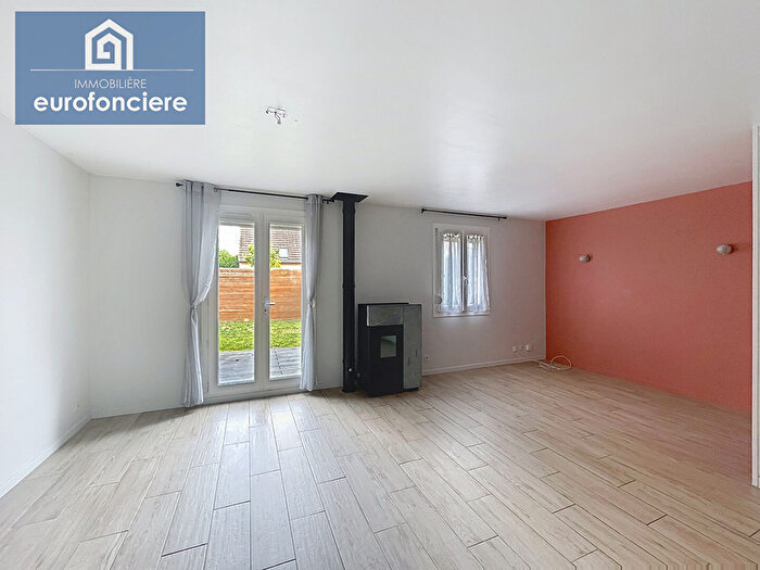 Maison à vendre - Saint-Julien-les-Villas - 6 pièces - 4 chambres