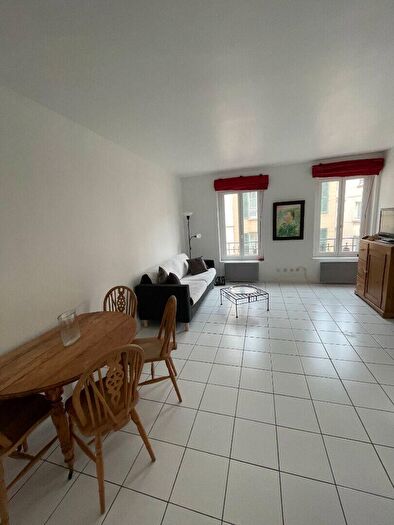 Saint Louis, Saint-Germain-en-Laye : Appartement 4 pièces à louer