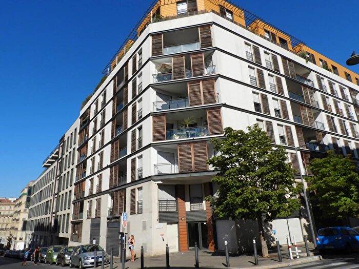 Appartement à louer - Marseille e , La Joliette - 1 pièce - 1 chambre