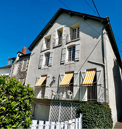 Maison à vendre - Allassac - 9 pièces - 6 chambres
