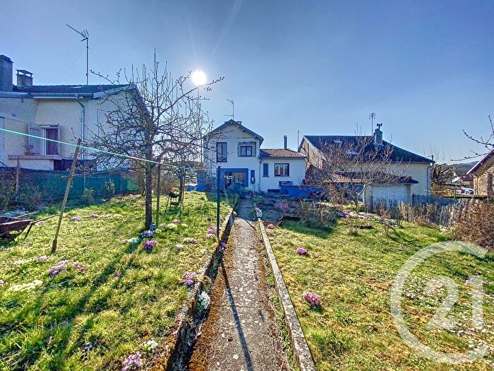 Maison à vendre - Contrexéville - 4 pièces - 3 chambres