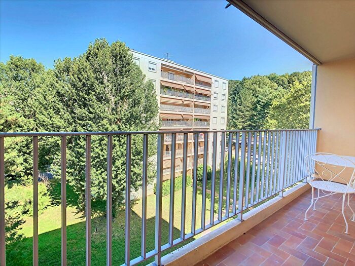 Appartement à louer - Point du Jour, Lyon ème arrondissement - 4 pièces - 3 chambres