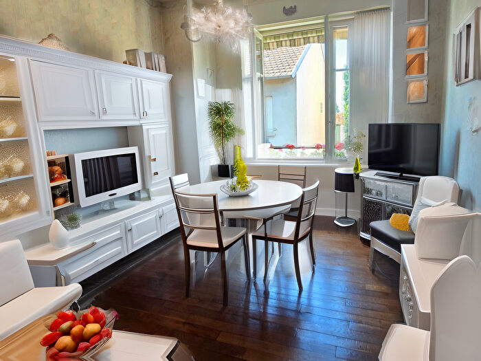 Appartement à vendre - Vichy, Coeur de Ville - 3 pièces - 2 chambres