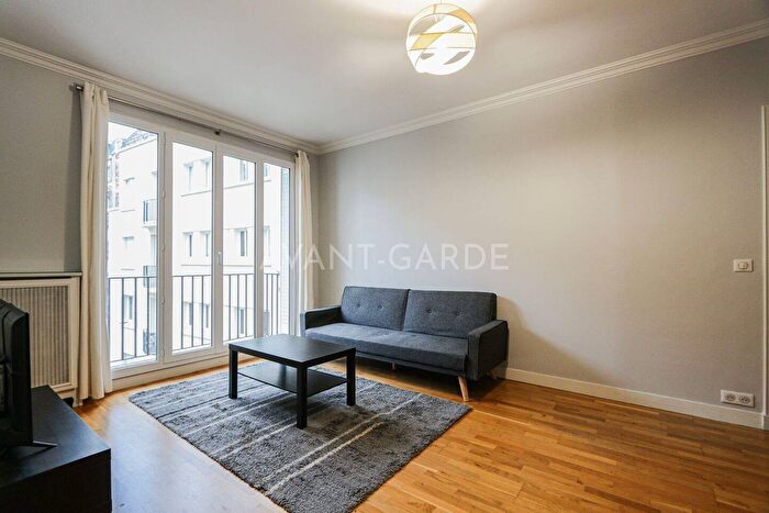 Appartement à louer - Porte Dauphine, Paris ème arrondissement - 3 pièces - 2 chambres