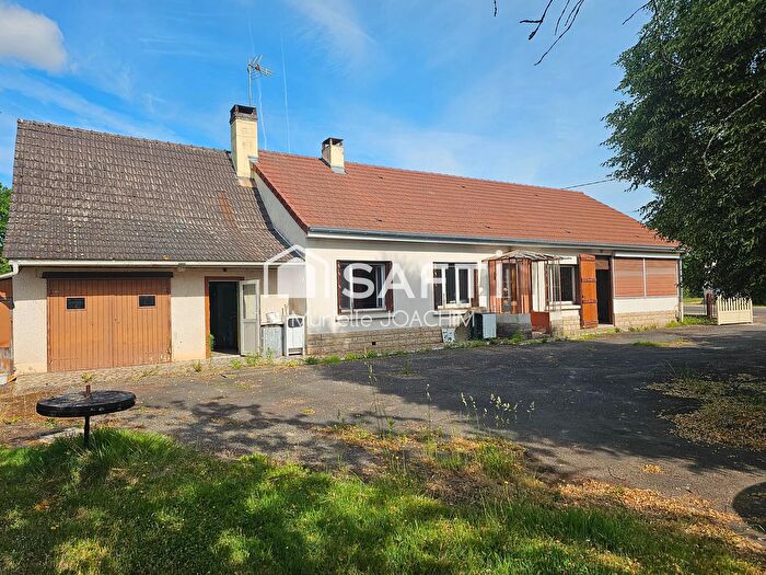 L'Abergement-Sainte-Colombe : Maison 8 pièces à vendre