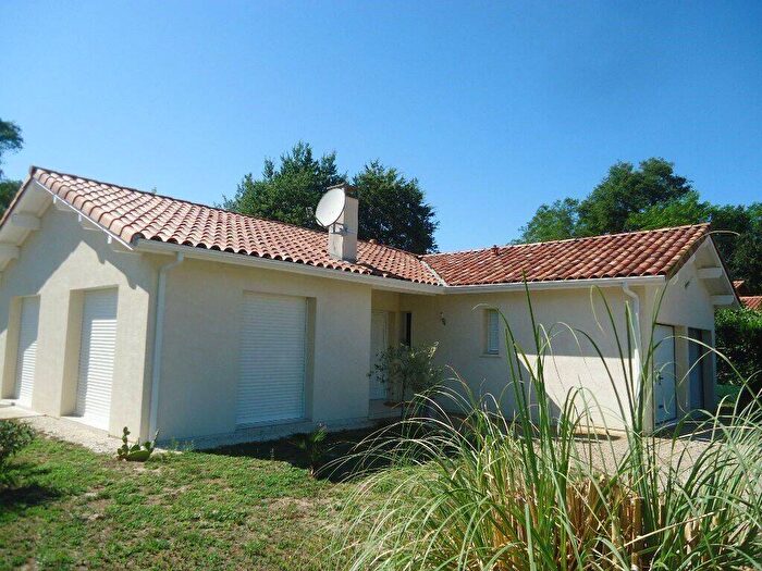 Maison à louer - Roquefort - 6 pièces - 4 chambres