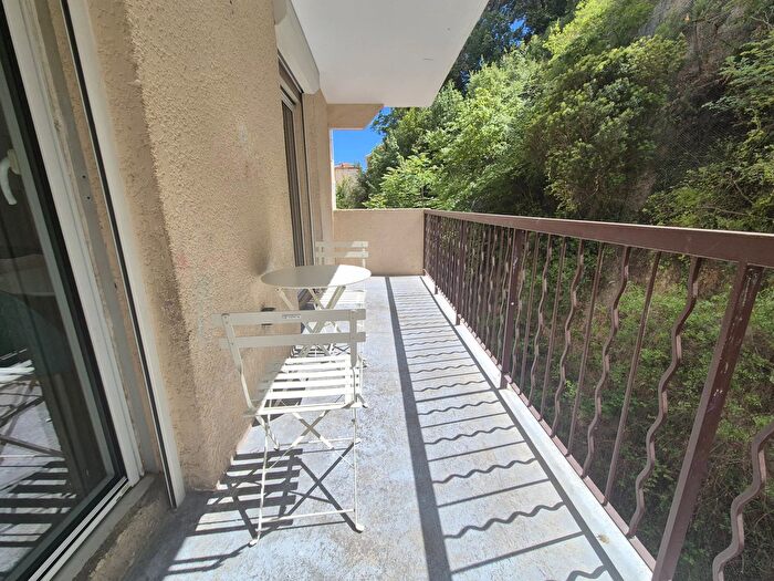 Appartement à louer - Nice, Saint-Pierre de Feric - 1 pièce