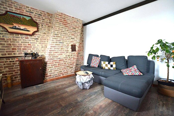 Appartement à louer - Faubourg de la Bouvaque, Abbeville - 3 pièces - 2 chambres