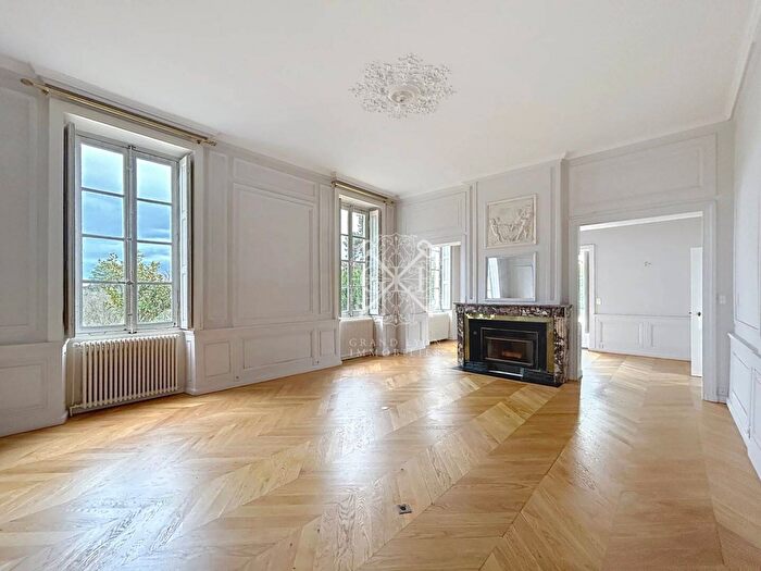 Maison à louer - Contour, Champagne-au-Mont-dOr - 9 pièces - 6 chambres