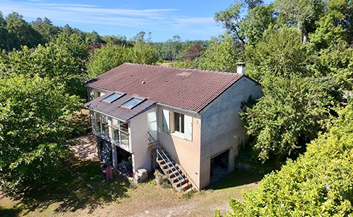 Maison à vendre - Milhac-dAuberoche - 5 pièces - 3 chambres