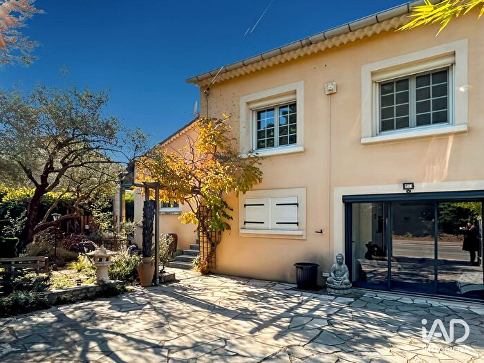 Maison à vendre - Bagnols-sur-Cèze, Lamargue - 7 pièces - 4 chambres